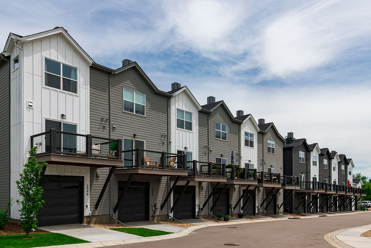 7 Tips for Building Narrow Lot Homes That Sell